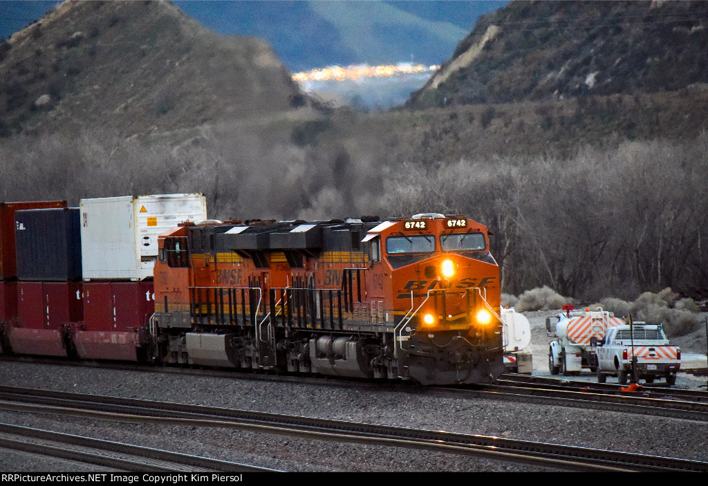 BNSF 6742